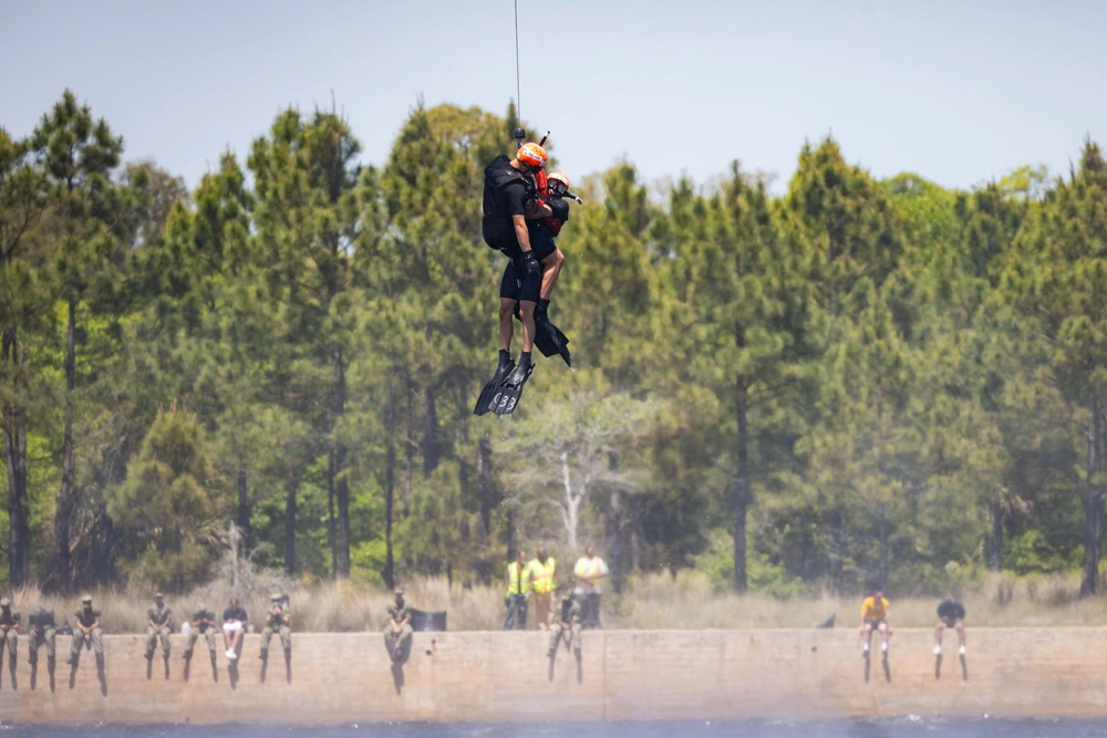 DVIDS - Images - HSM-50 Conducts SAR Jump and Hoist Evolutions with ...
