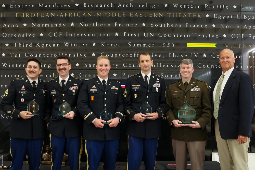 DVIDS - Images - New Hampshire Army National Guard MEDEVAC Crew Awarded ...