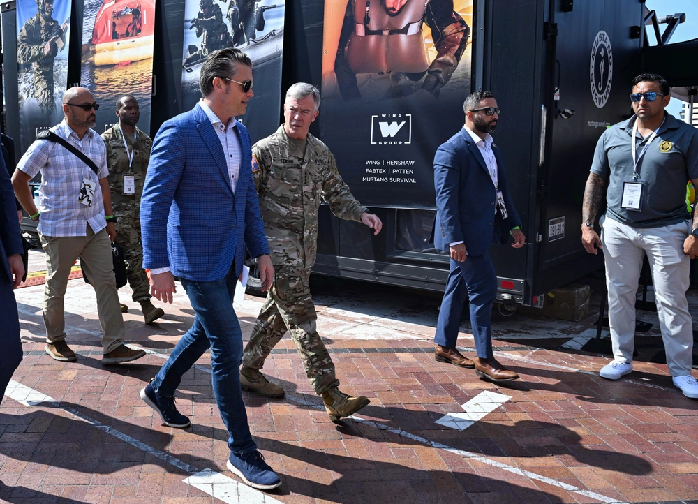 DVIDS - Images - Defense Secretary Pete Hegseth tours SOF Week with U.S ...