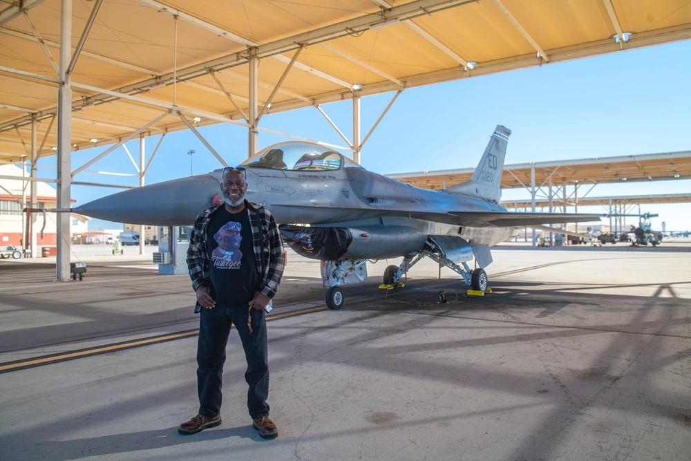 The third F-16C to roll off the production line has been retired - from ...