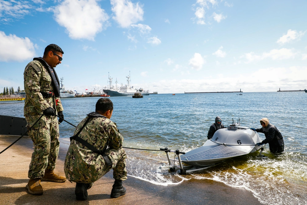 DVIDS - Images - U.S. Navy Seamen and U.S. Army Soldiers Launch USV's ...