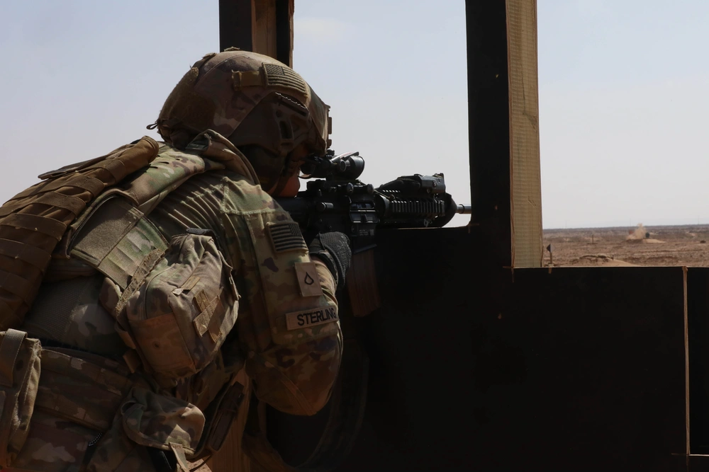 DVIDS - Images - 173rd Airborne paratroopers conduct weapons ...