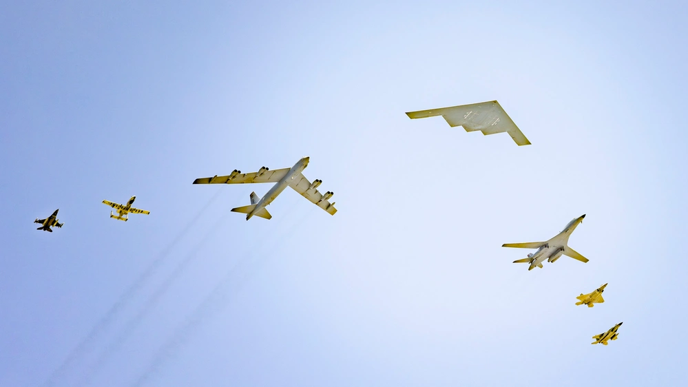 DVIDS - Images - F-22 Demo Team Boosts Recruiting Efforts at Miami Air ...