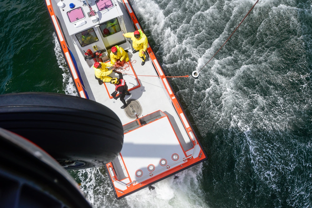 DVIDS - Images - Coast Guard Air Crew Demonstrates Life-Saving ...