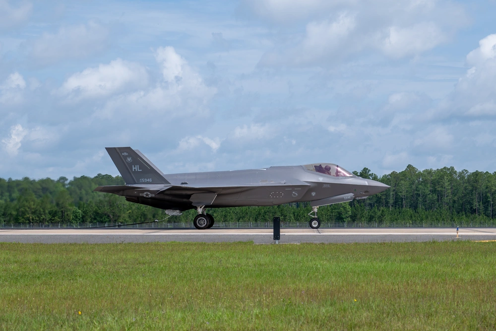 DVIDS - Images - 125th Fighter Wing Certifies New BAK-14 Aircraft ...