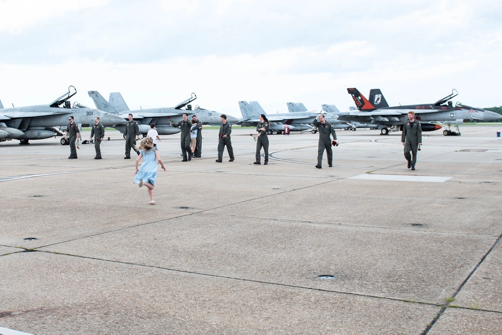 DVIDS - Images - VFA-81 Returns Home From Deployment [Image 6 of 9]
