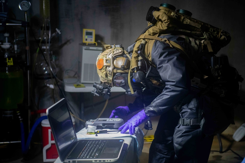 DVIDS - Images - NSWG2 CONDUCTS CHEMICAL DEFENSE TRAINING [Image 6 of 10]