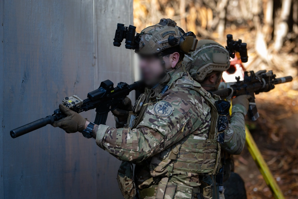 DVIDS - Images - U.S. Navy SEALs, Chilean Navy SF, SOF Conduct Close ...