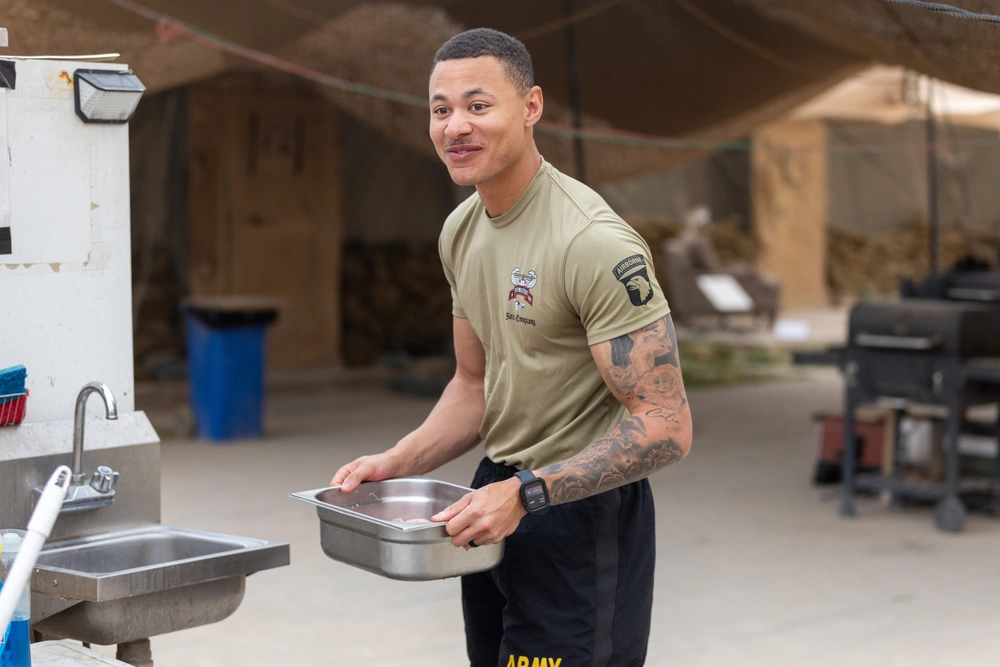 DVIDS - Images - 101 CAB Soldier Life at RLZ [Image 12 of 21]