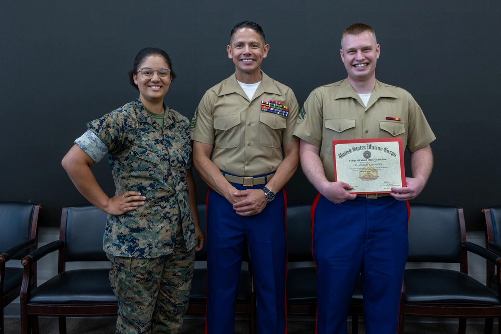 DVIDS - Images - SMMC Ruiz attends Corporal Hundley’s PME graduation ...