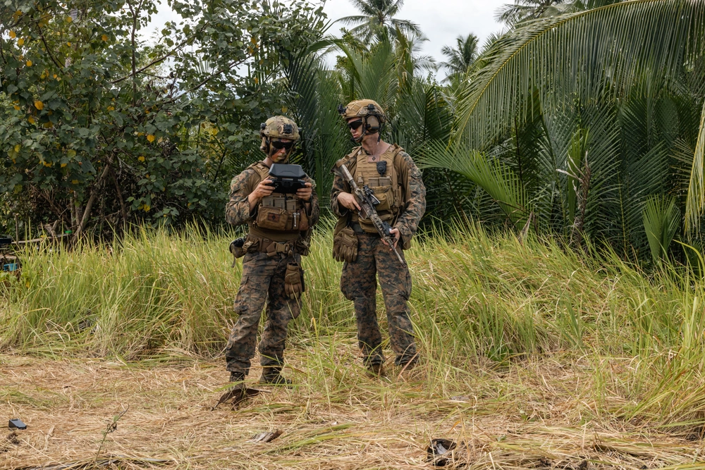 DVIDS - Images - KAMANDAG 9: MRF-D 25.3 and PMC conduct a counter-landing live-fire defense ...