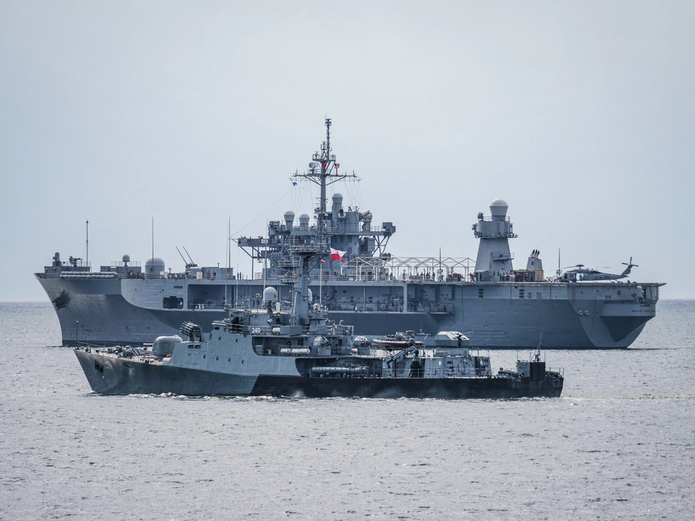 DVIDS - Images - Ships sail in formation during BALTOPS 25 [Image 2 of 5]
