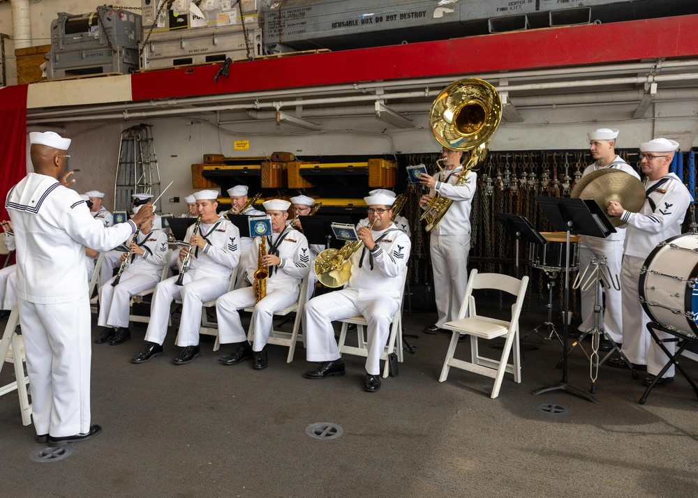 DVIDS - Images - LPD17 Change of Command [Image 6 of 16]