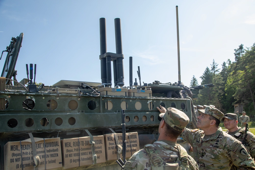 DVIDS - Images - General Donahue visits Project Flytrap operations [Image 1 of 4]