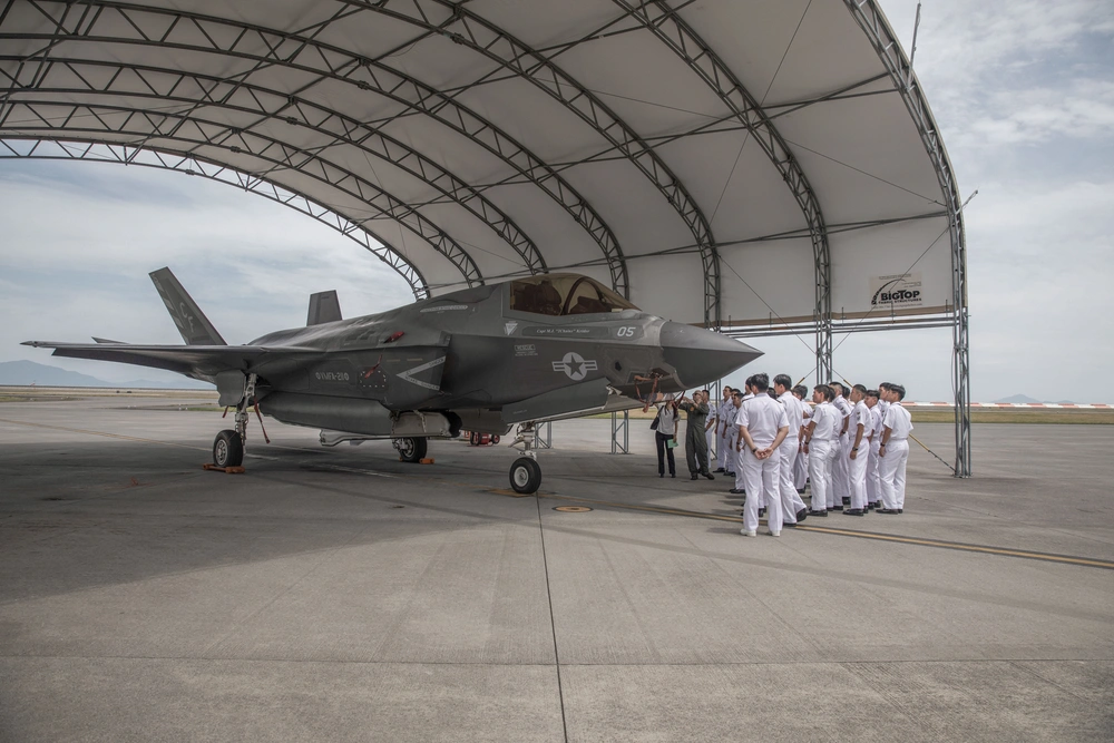DVIDS - Images - MAG-12 hosts Japanese Aviation Cadets aboard MCAS ...