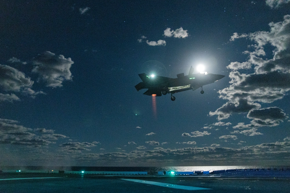 DVIDS - Images - 31st MEU | Night flight operations [Image 10 of 10]