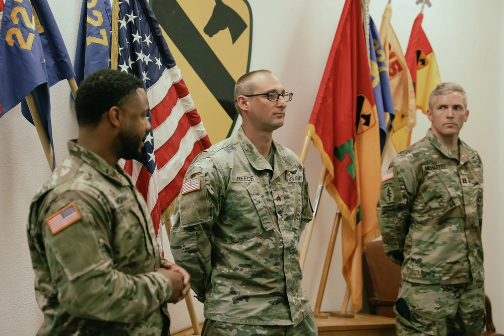 DVIDS - Images - Air Cav Soldiers from 2-227 Aviation Regiment are recognized during an award ...