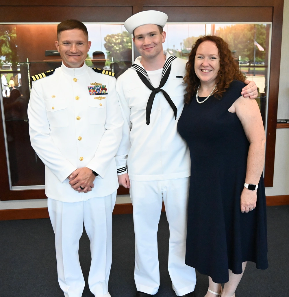 DVIDS - Images - Commanding Officer Surface Combat Systems Training ...