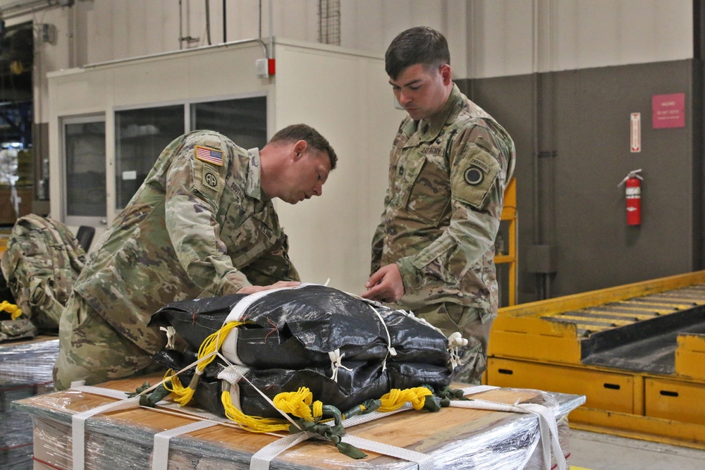 DVIDS - Images - Joint LCLA Sustainment Bundle Drop [Image 18 of 20]