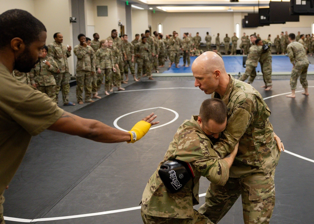DVIDS - Images - Combatives Level One with the Army Public Affairs ...