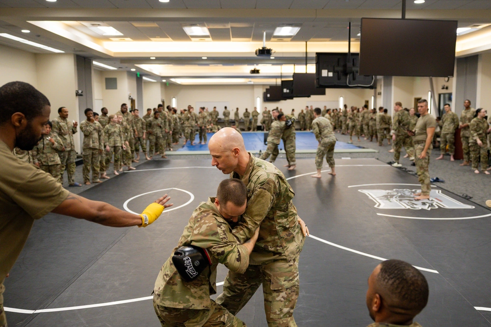 DVIDS - Images - Combatives Level One with the Army Public Affairs ...