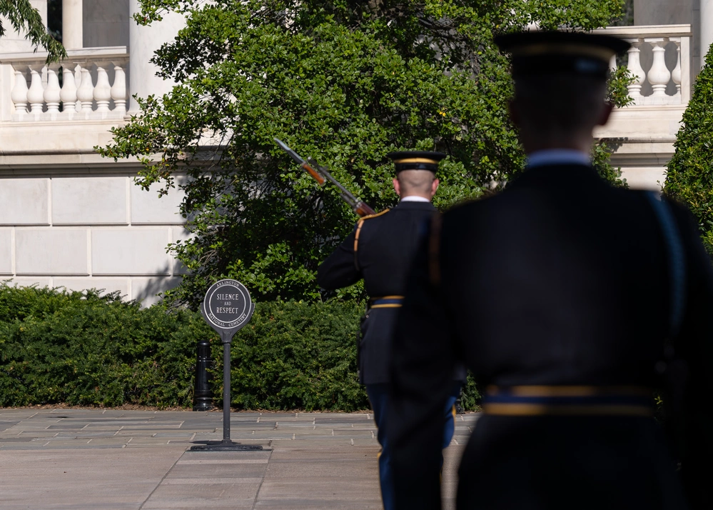 DVIDS - Images - Sgt. Major Moore Wreath Laying Ceremony [Image 9 of 17]