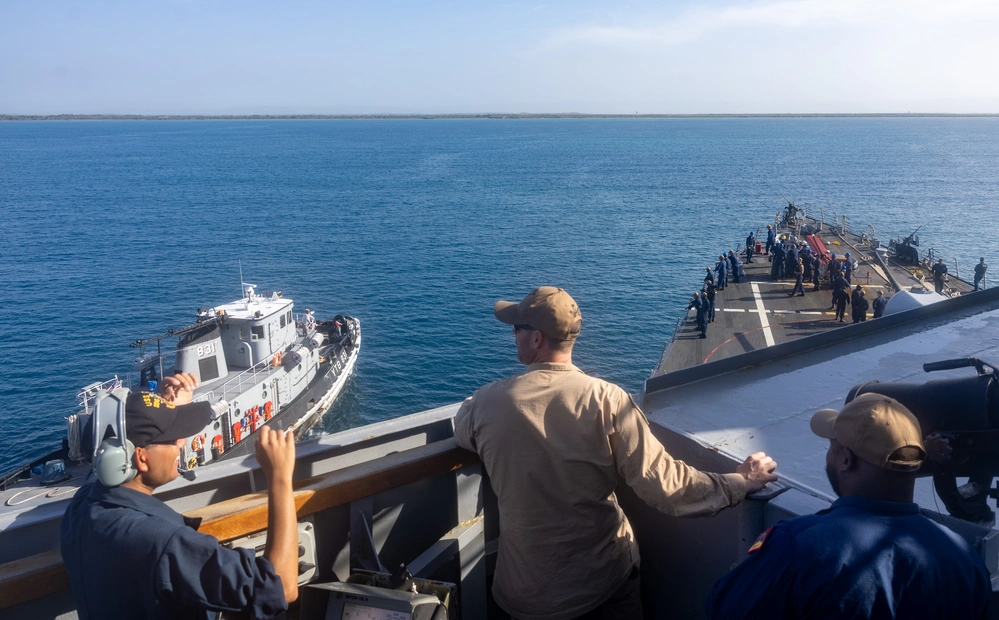 DVIDS - Images - USS Cole Conducts Routine Operations in U.S. 4th Fleet ...