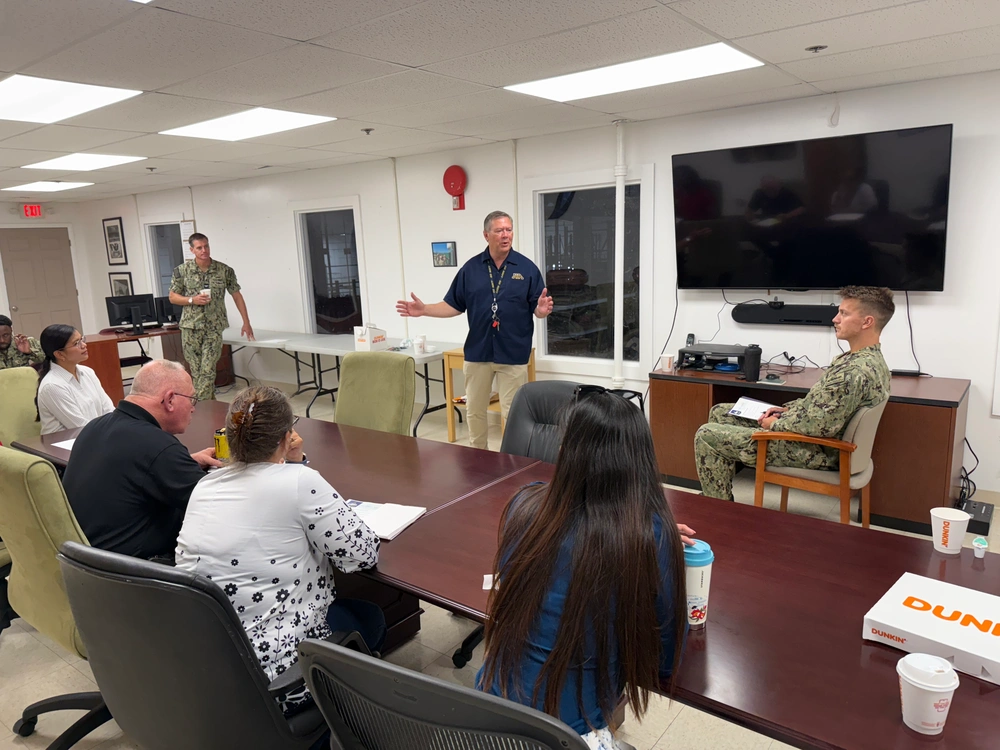DVIDS - Images - NAVSUP FLC Jacksonville leaders hold all hands at site ...