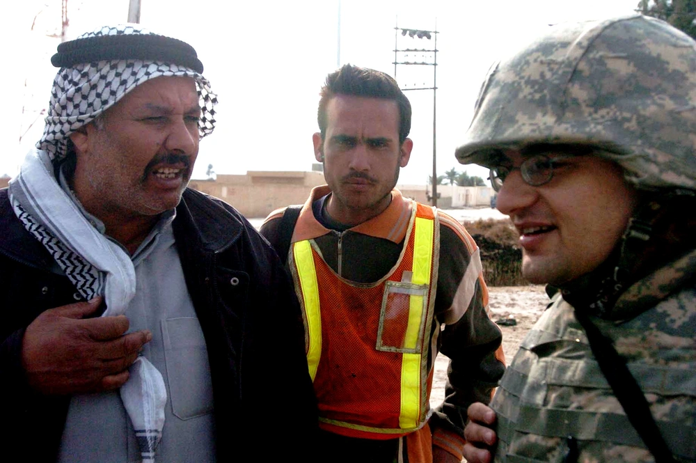 DVIDS - Images - Sunni and Shiite Residents Discuss Return of Displaced ...