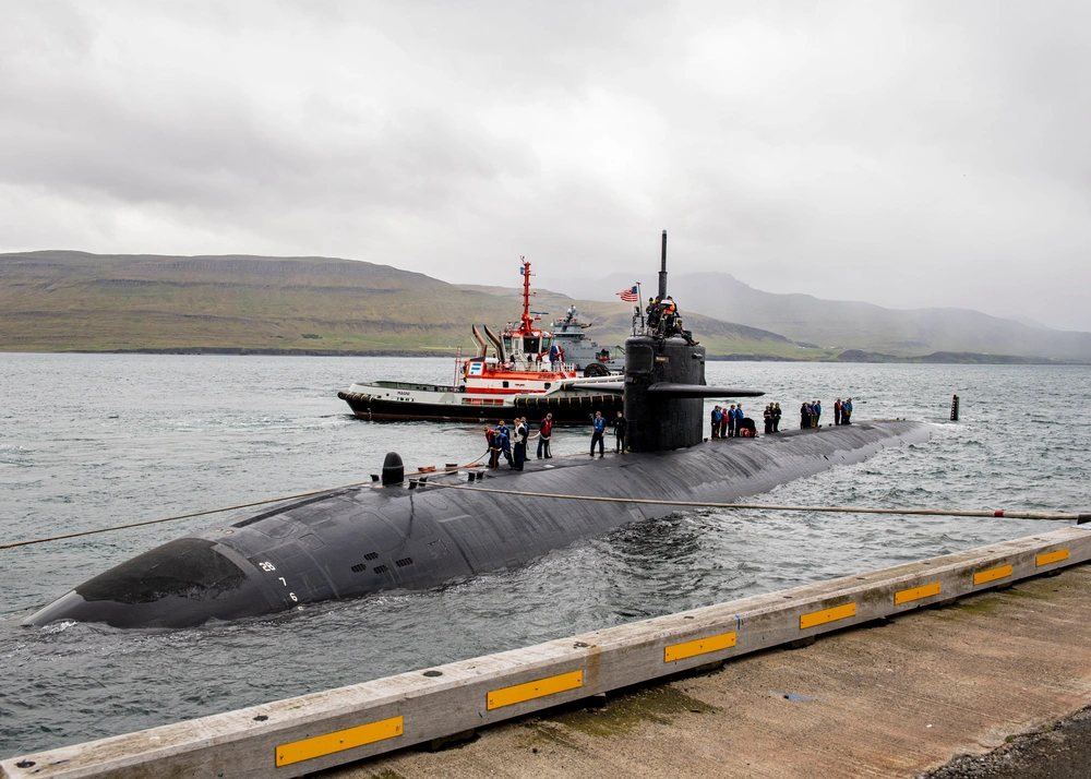 DVIDS - Images - USS Newport News (SSN 750) Pulls in to Iceland [Image ...