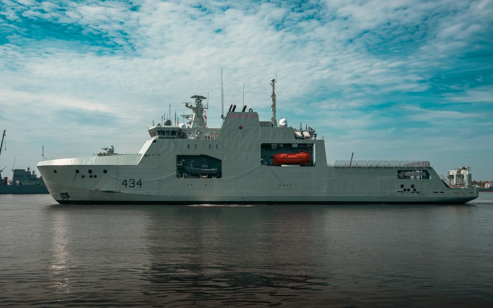 DVIDS - Images - Canadian Navy Ship HMCS Frédérick Rolette Visits Naval ...