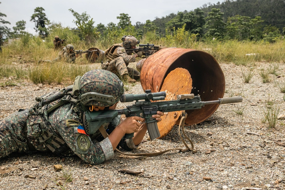 DVIDS - Images - ACD 25.3: MRF-D 25.3 and PMC conduct frag battle drills [Image 9 of 16]