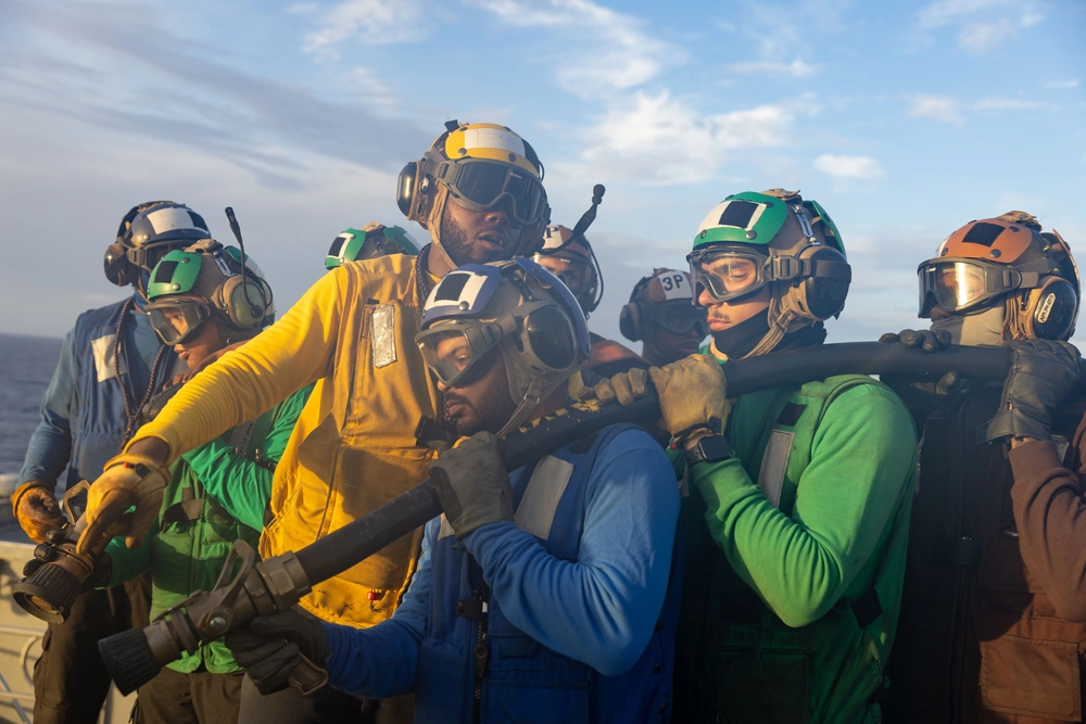 DVIDS - Images - USS Gerald R. Ford (CVN 78) Conducts Flight Deck Firefighting Drills [Image 1 of 4]