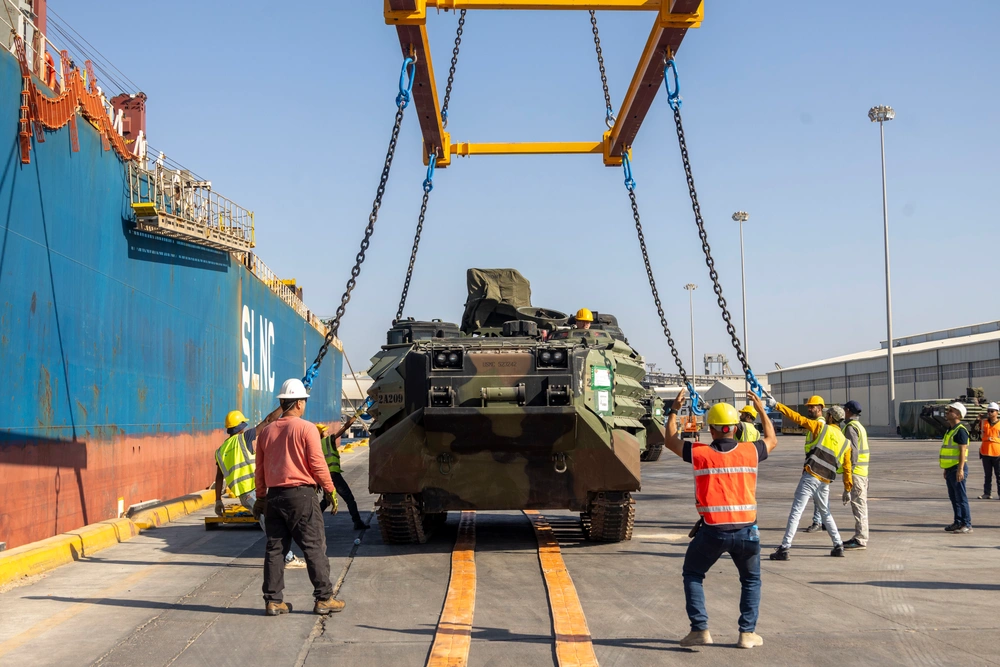 DVIDS - Images - Native Fury 25: AAV Load up [Image 2 of 14]