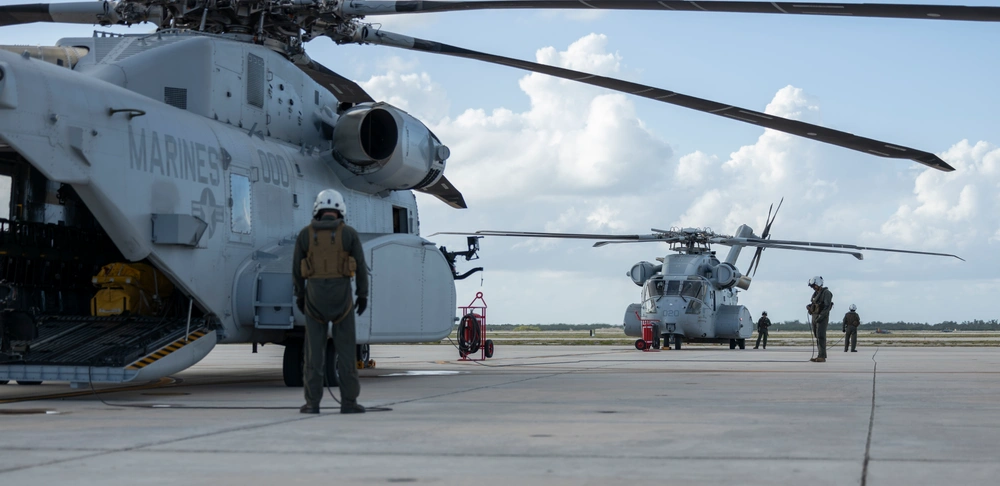 DVIDS - Images - U.S. Marines with HMH-461 prepare for flight ...