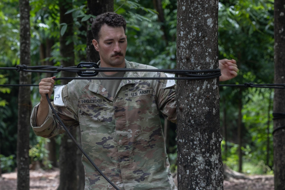 DVIDS - Images - Salaknib 25 | One Rope Bridge Training [Image 4 of 5]