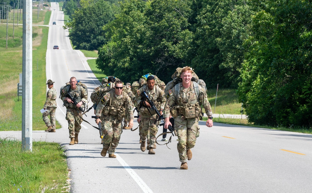 DVIDS - Images - FLW Soldiers compete to be named MSCoE Drill Sergeant ...