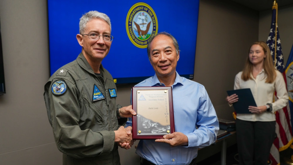 DVIDS - Images - NAWCWD inducts 18 into Fellows Program [Image 7 of 7]