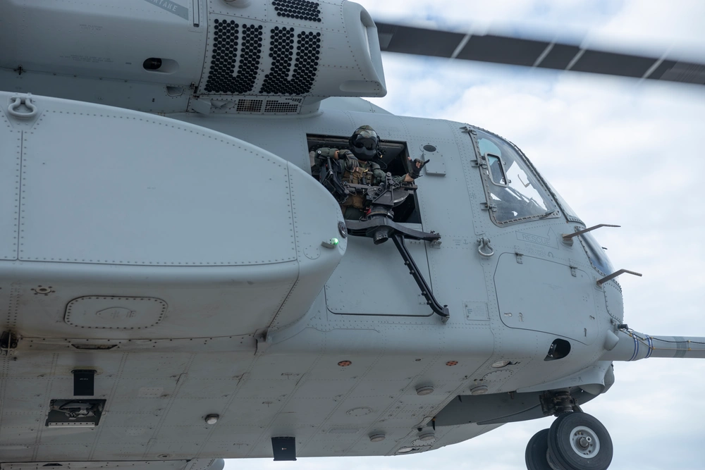 DVIDS - Images - U.S. Marines with HMH-461 and 2nd DSB execute external ...