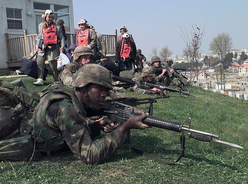 DVIDS - Images - American citizens board a U.S. Marine Corps helicopter ...