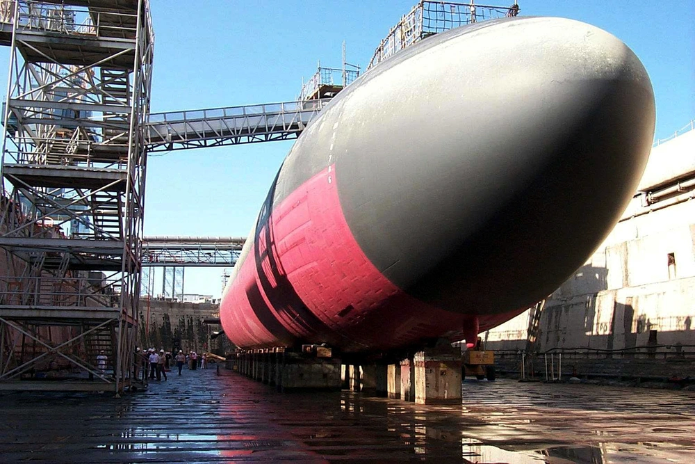 DVIDS - Images - The USS Greeneville (SSN 772) sits atop blocks in Dry ...