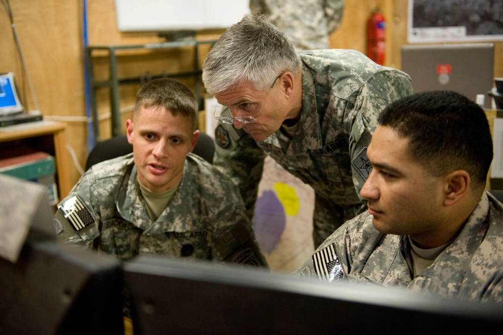 DVIDS - Images - Sgt. 1st Class Russell Blackwell shows Gen. George W ...