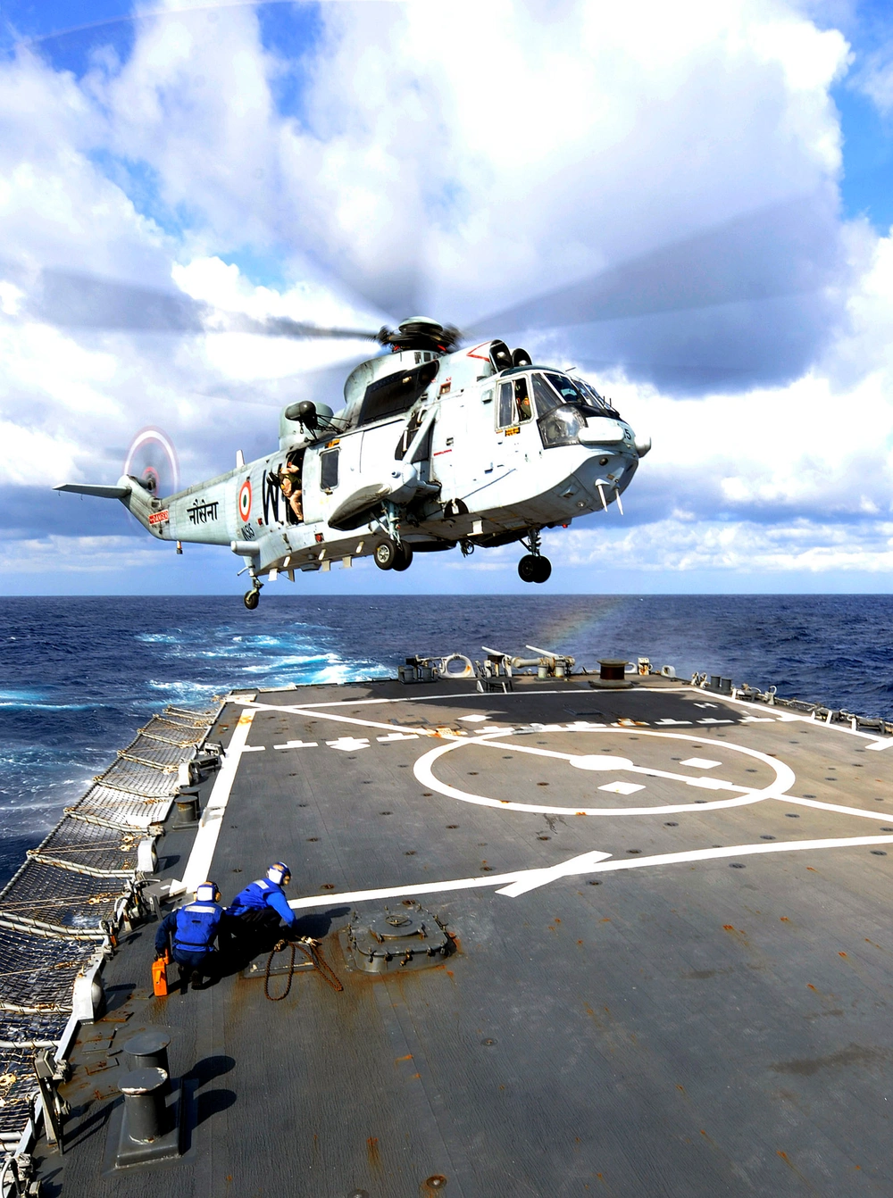 DVIDS - Images - U.S. Navy flight crew members prepare to tie down an ...