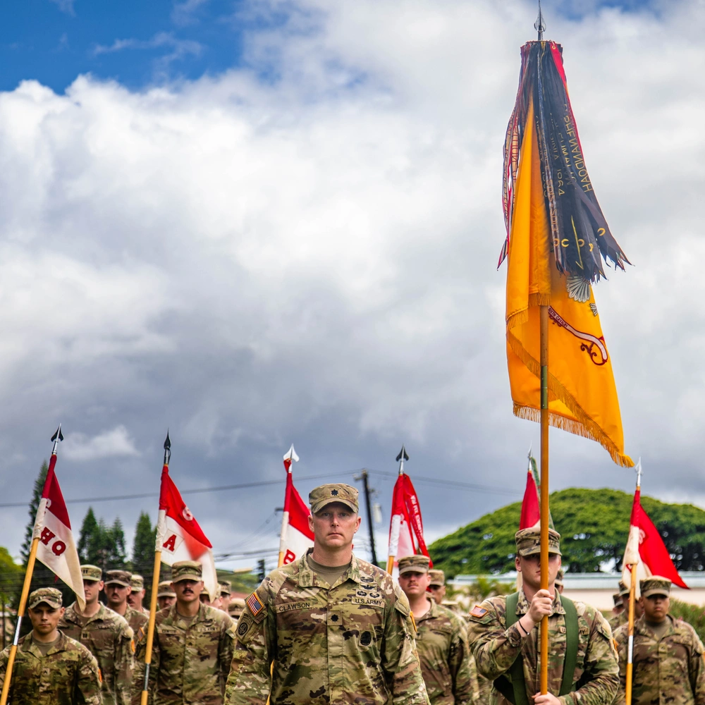 DVIDS - Images - 25 ID Change of Command [Image 4 of 17]