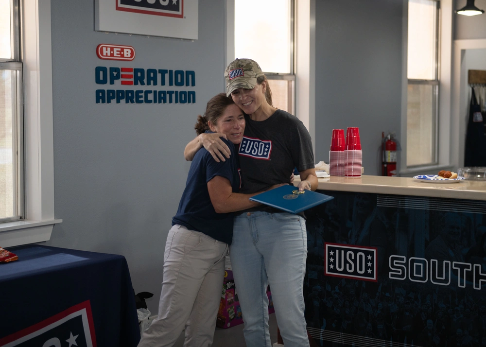DVIDS - Images - CNATRA Honors USO South Texas' Ann Chesnut for ...