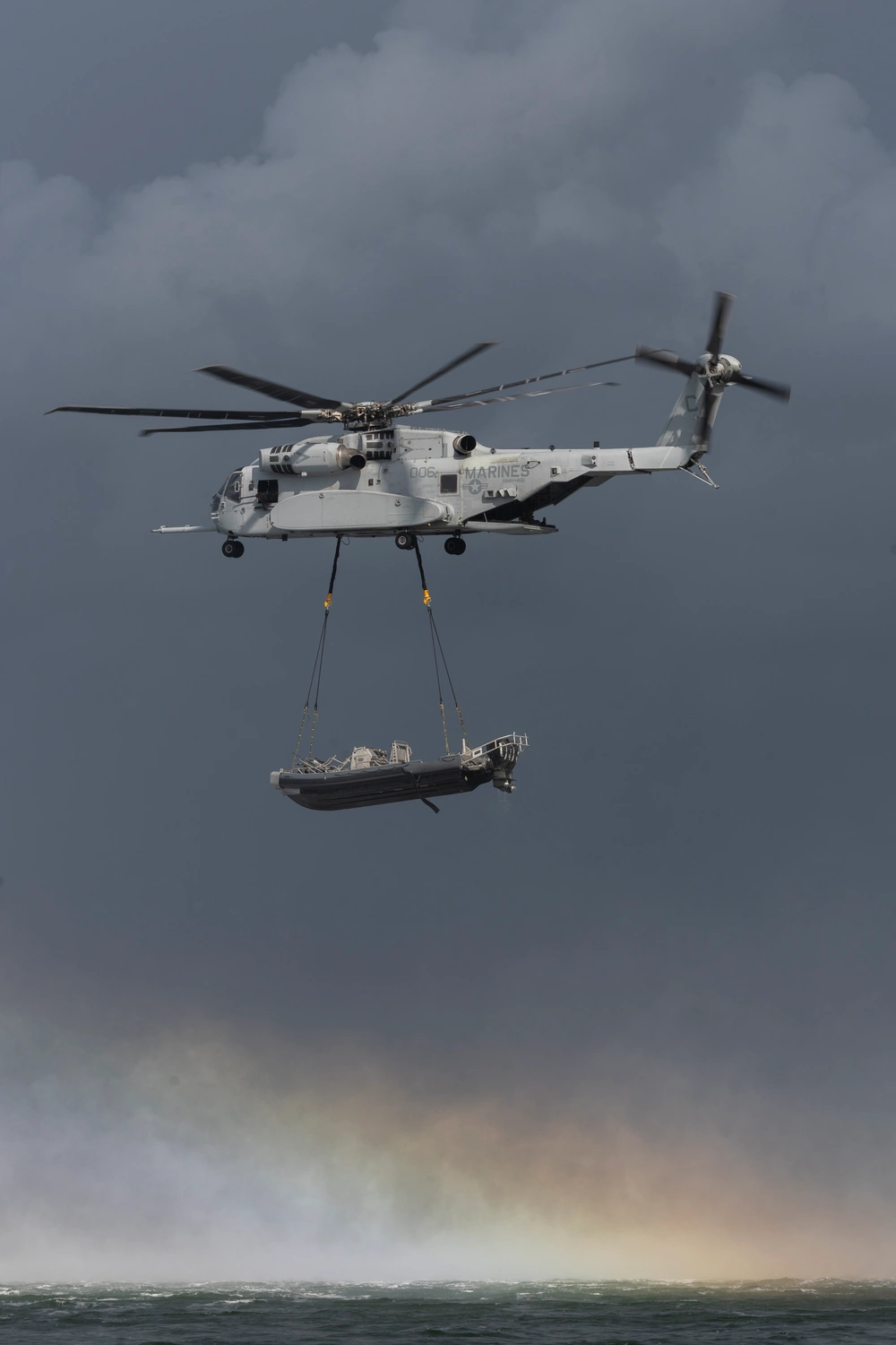 DVIDS - Images - U.S. Marines with HMH-461 and 2nd DSB execute external ...
