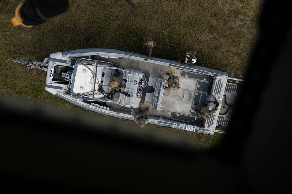 DVIDS - Images - U.S. Marines with 2nd MAW execute external lifts and ...