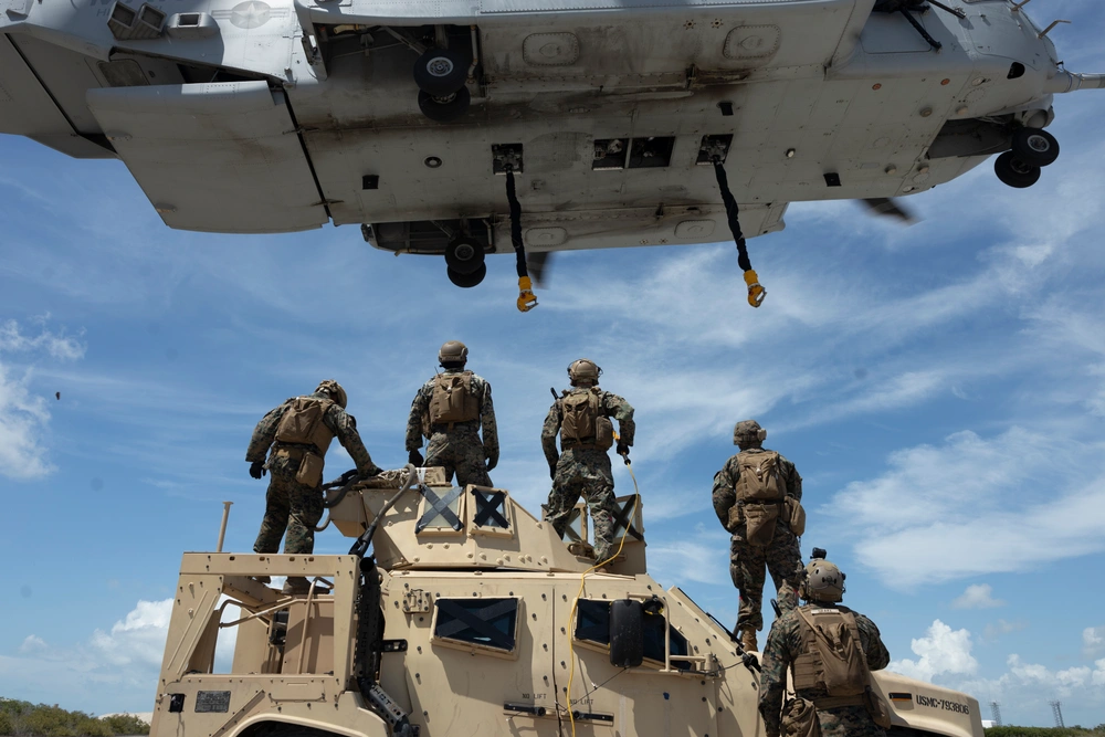 DVIDS - Images - U.S. Marines with 2nd DSB execute external lifts with ...