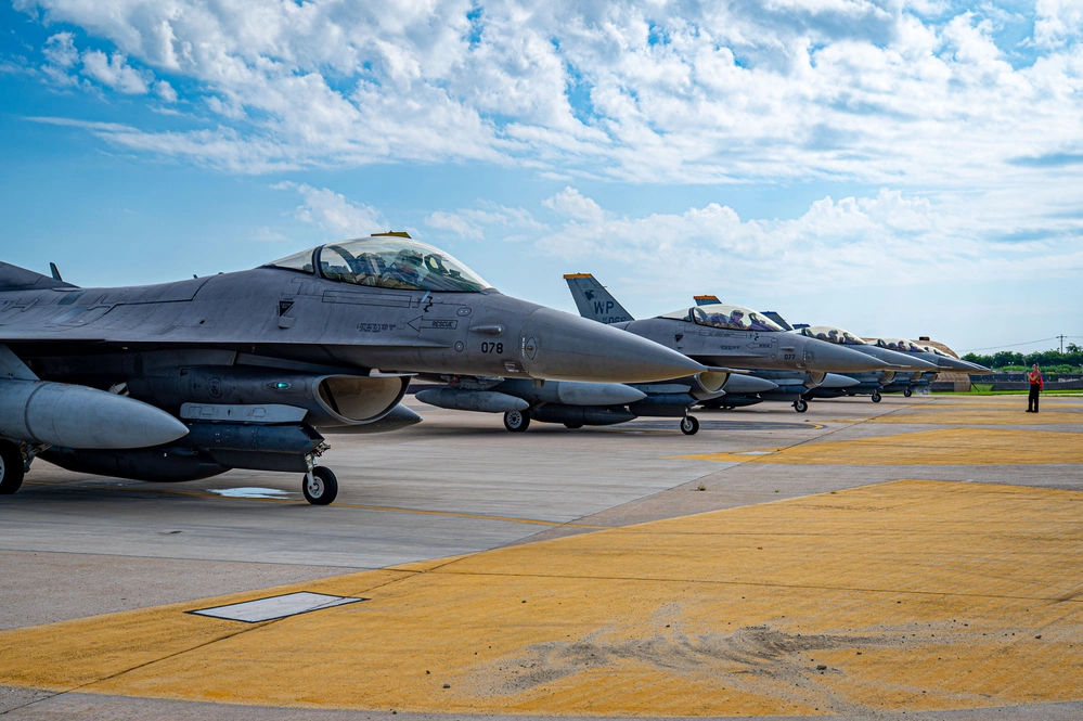 DVIDS - Images - Wolf Pack’s F-16 Fighting Falcons begin departure for ...