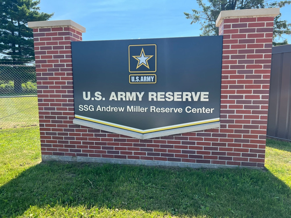 DVIDS - Images - Ribbon cutting held at newly renovated U.S. Army Reserve Center [Image 3 of 9]